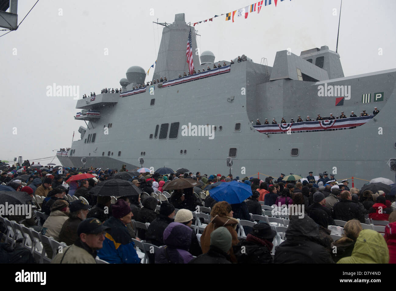 USS Anchorage is commissioned in Anchorage, Alaska Stock Photo - Alamy