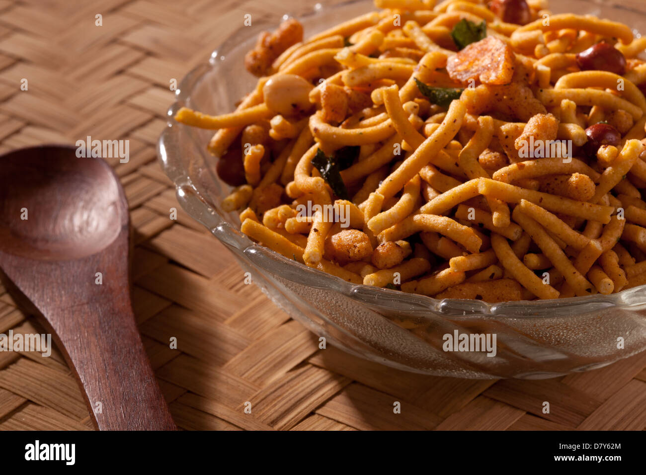 Badshahi Mix - Chiwda a variable mixture of spicy dried ingredients ...