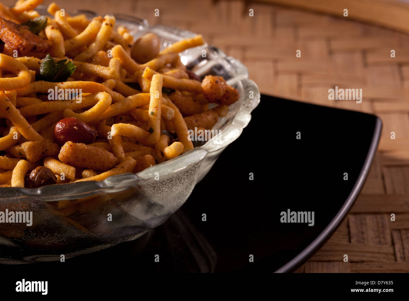 Badshahi Mix - Chiwda a variable mixture of spicy dried ingredients ...