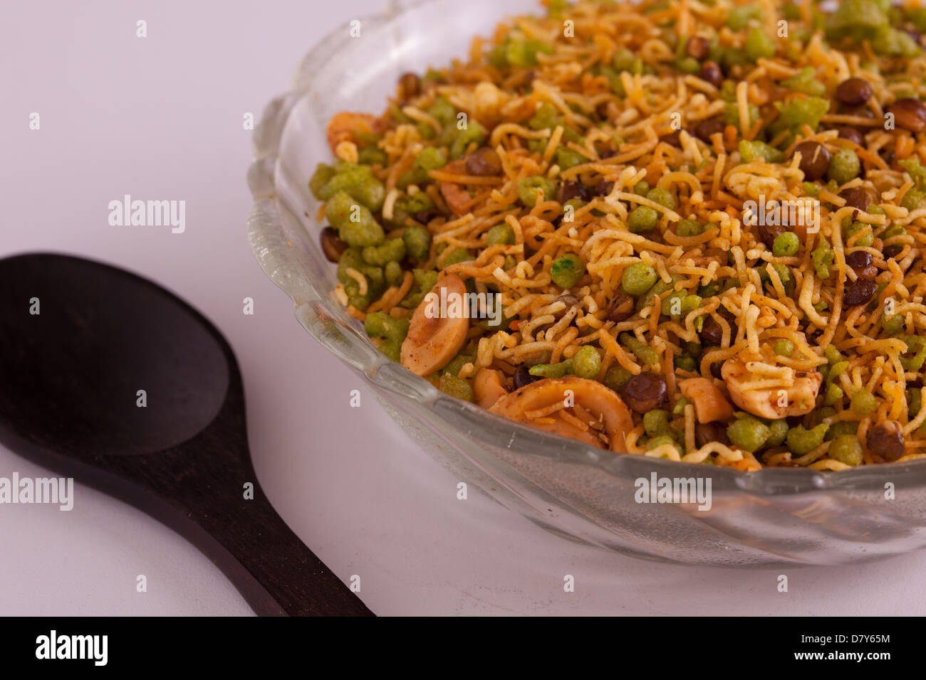 Badshahi Mix - Chiwda a variable mixture of spicy dried ingredients ...