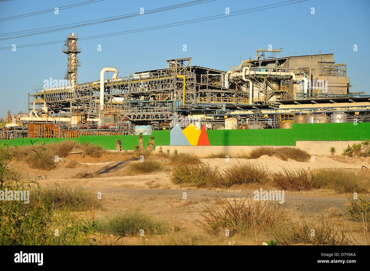 Chemical factory hi-res stock photography and images - Alamy