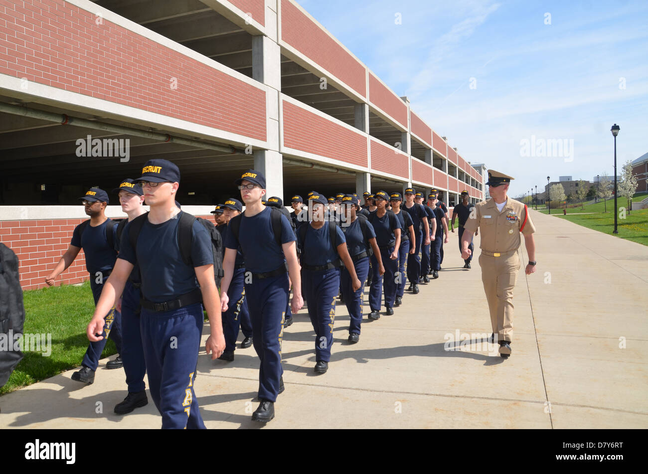 Us navy great lakes hi-res stock photography and images - Alamy