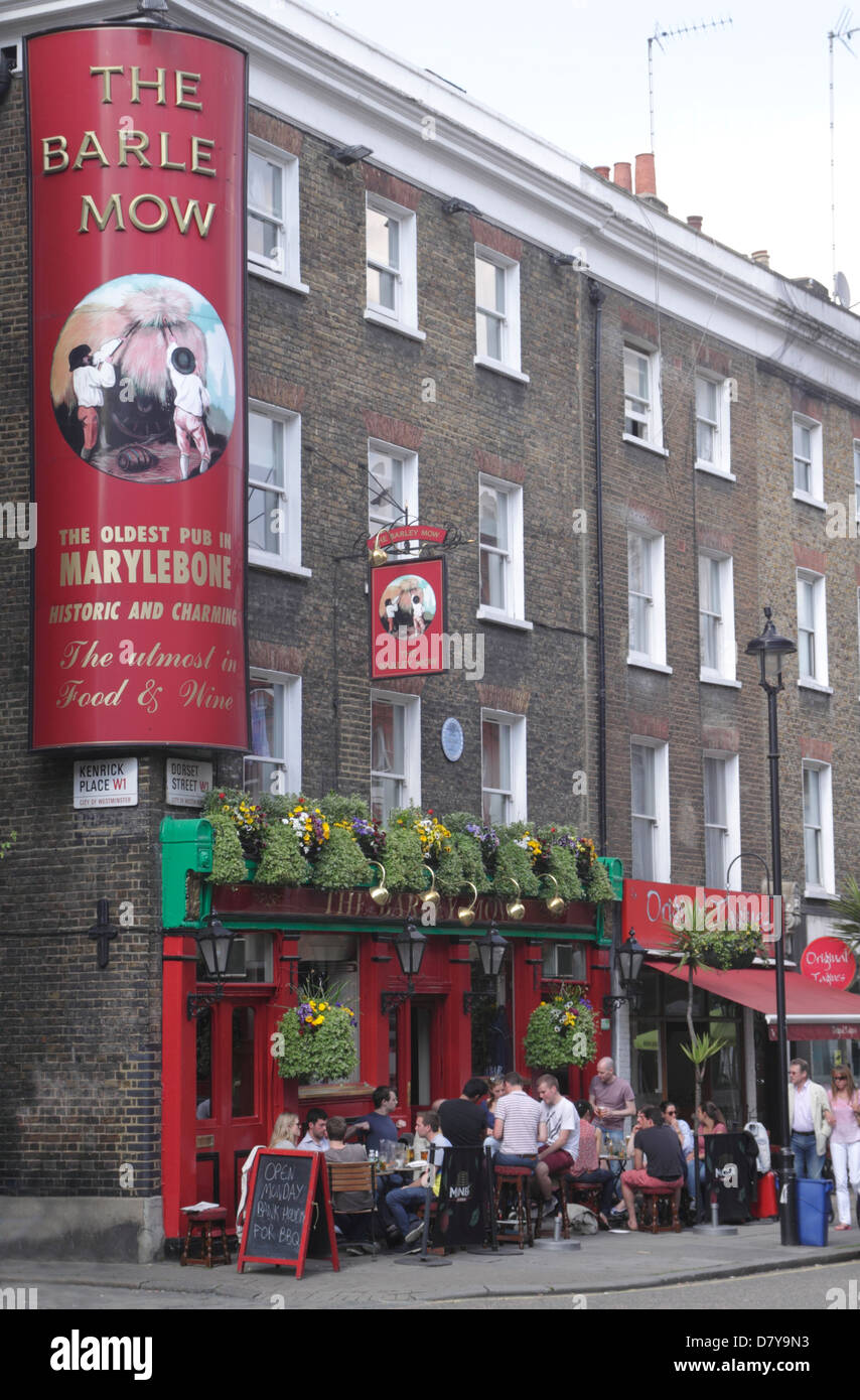 The barley mow pub hi-res stock photography and images - Alamy