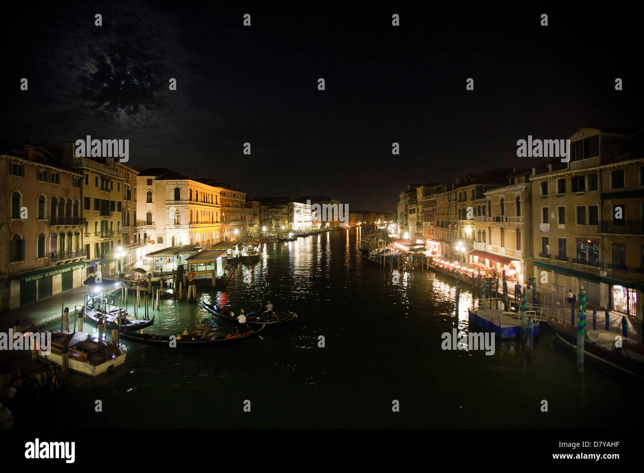 Moon bridge italy hi-res stock photography and images - Alamy