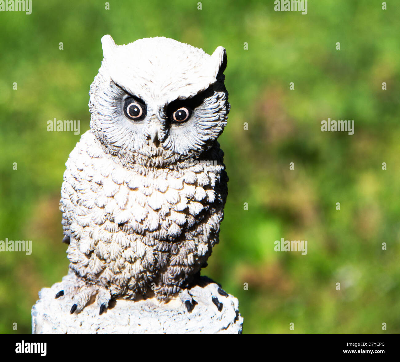 Owl statue hi-res stock photography and images - Alamy