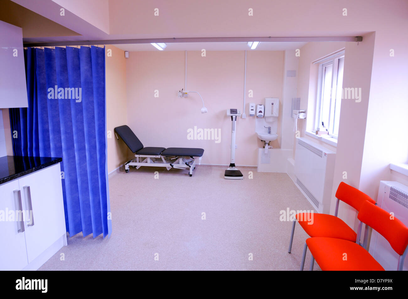Examination room uk hi-res stock photography and images - Alamy
