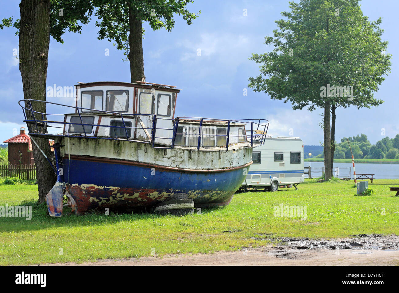 Old vintage boat hi-res stock photography and images - Alamy