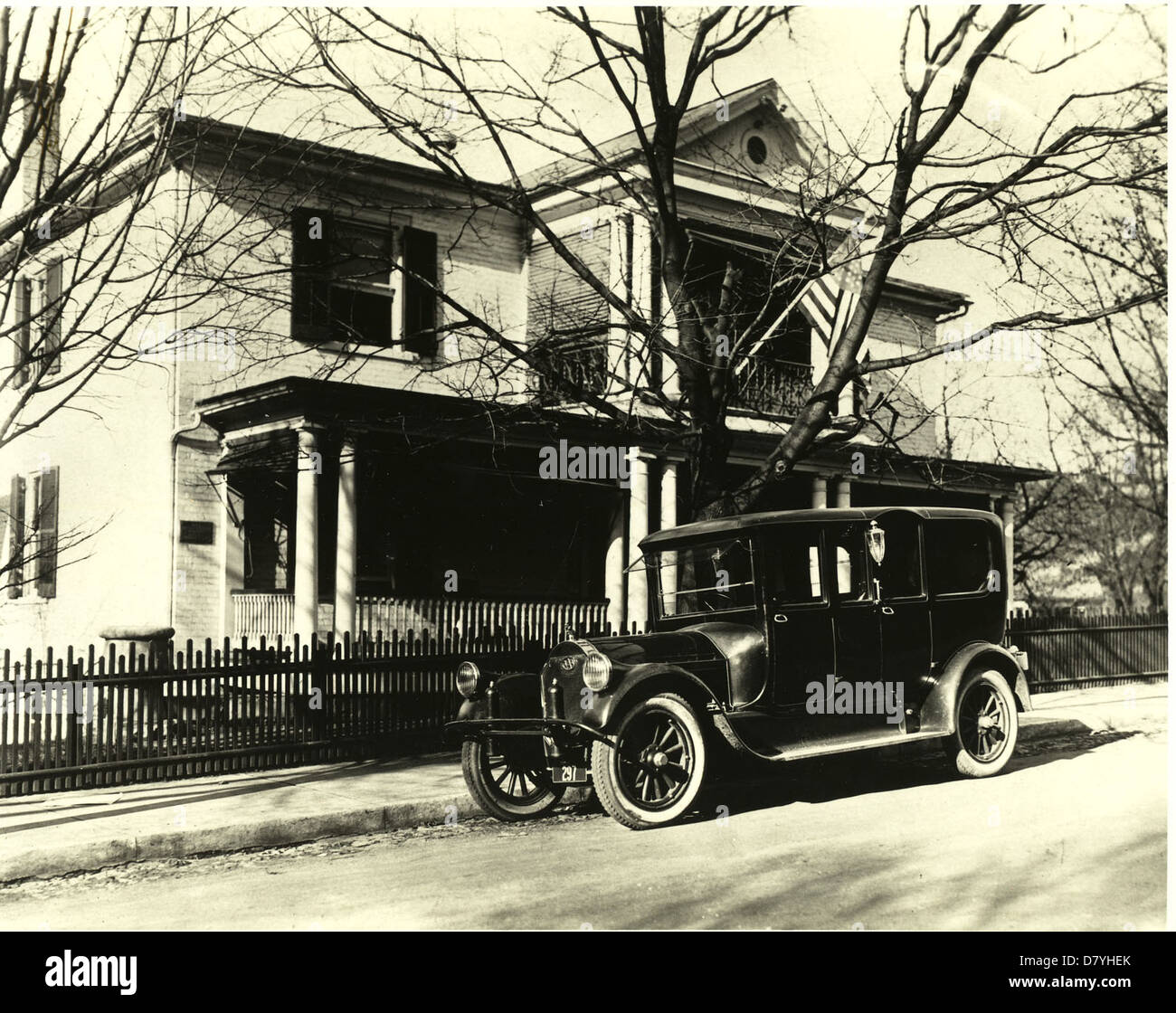 A photograph of a Pierce Arrow vehicle, known for its luxury and ...