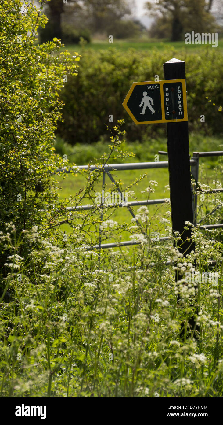Country rural signposts hi-res stock photography and images - Alamy
