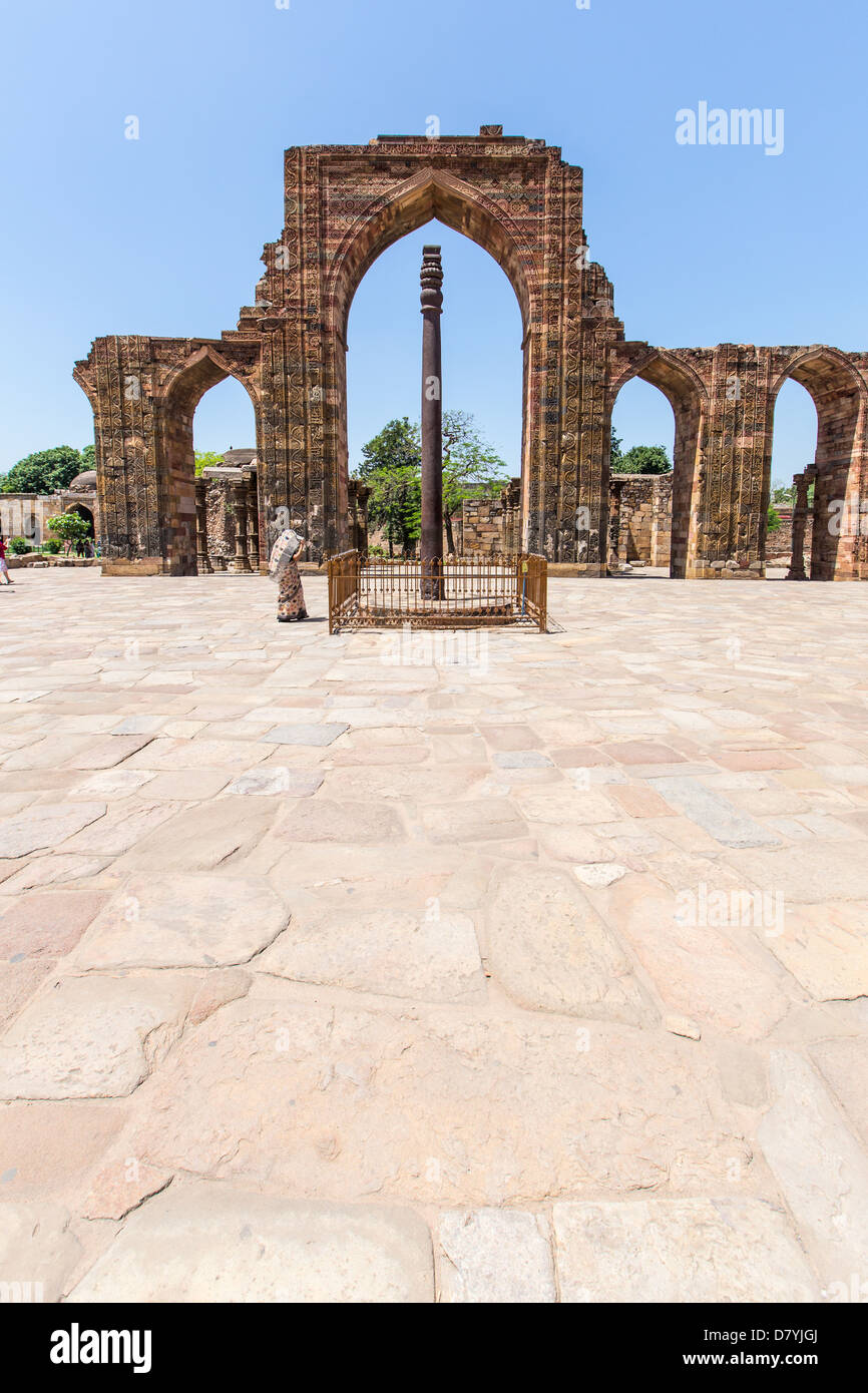 Iron Pillar of Delhi at the Qutub Minar Complex, Delhi, India Stock ...
