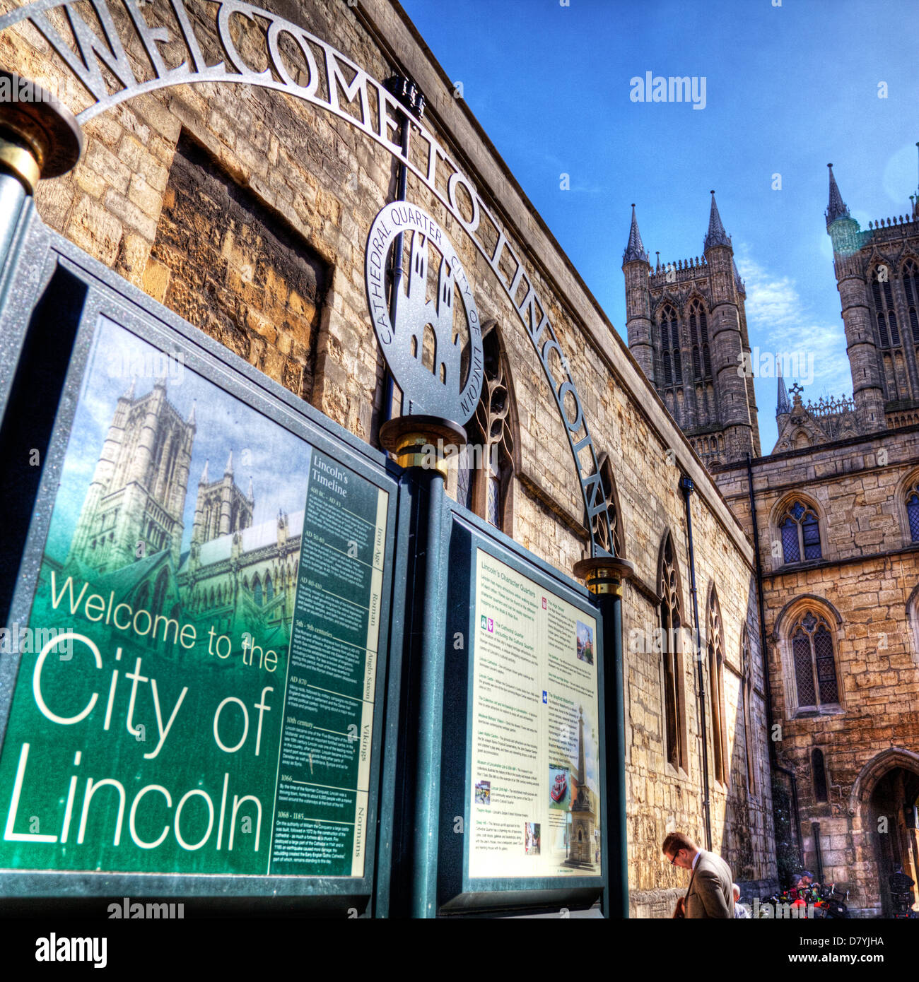 Welcome to the City of Lincoln sign with Cathedral in background ...