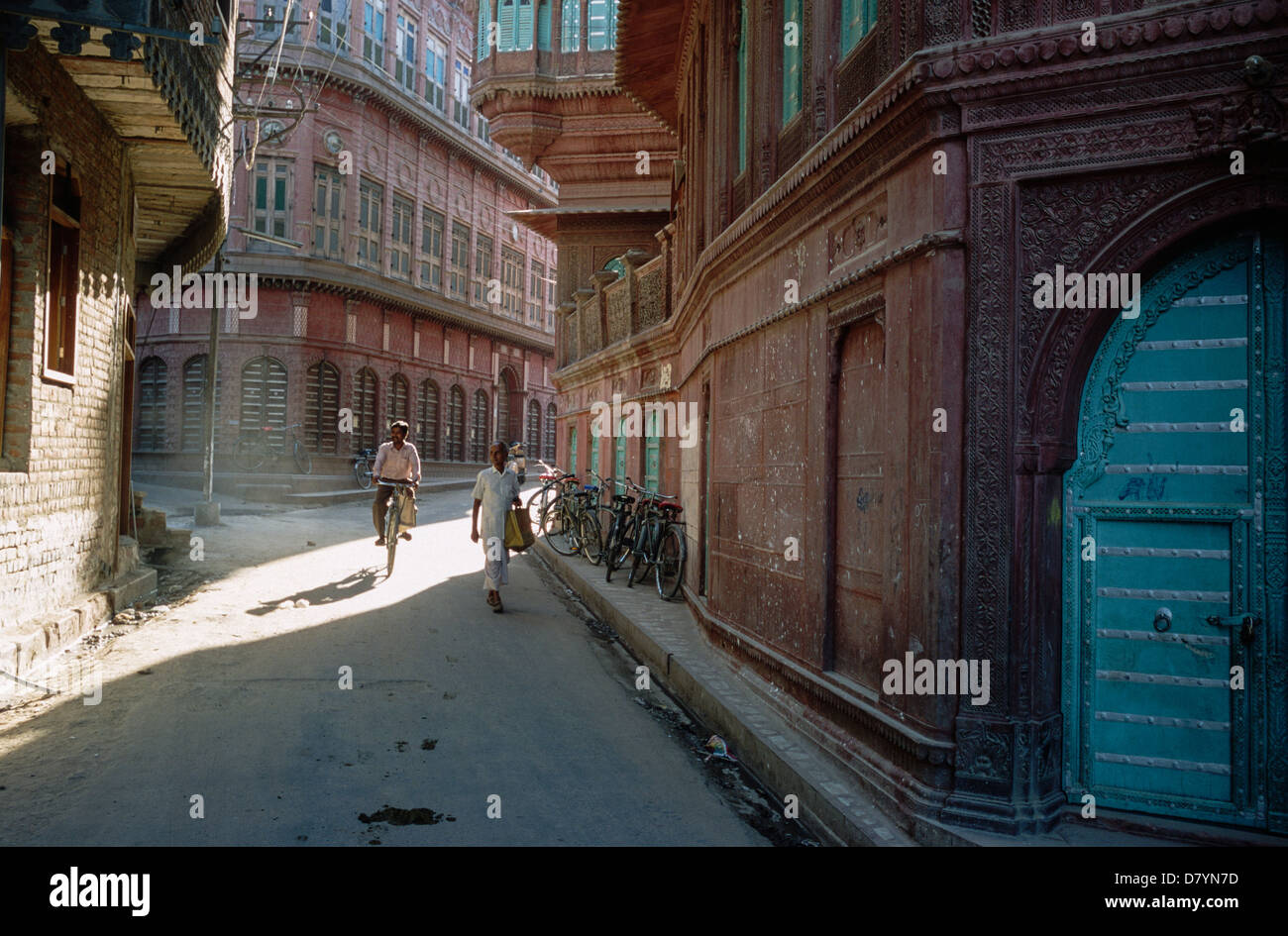 Haveli building (ancient merchant's house) in a street of Bikaner ...