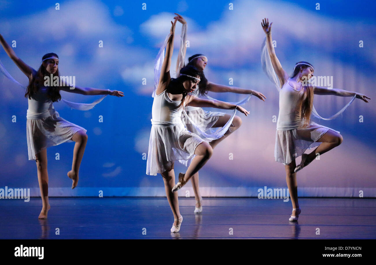 High school student dance theater performance Stock Photo - Alamy