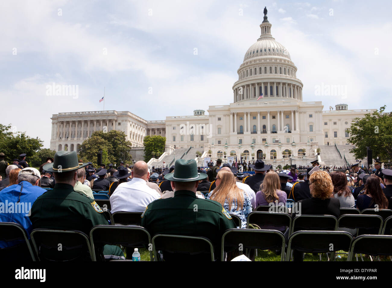 Police officers from all parts of the United States gather at the US ...