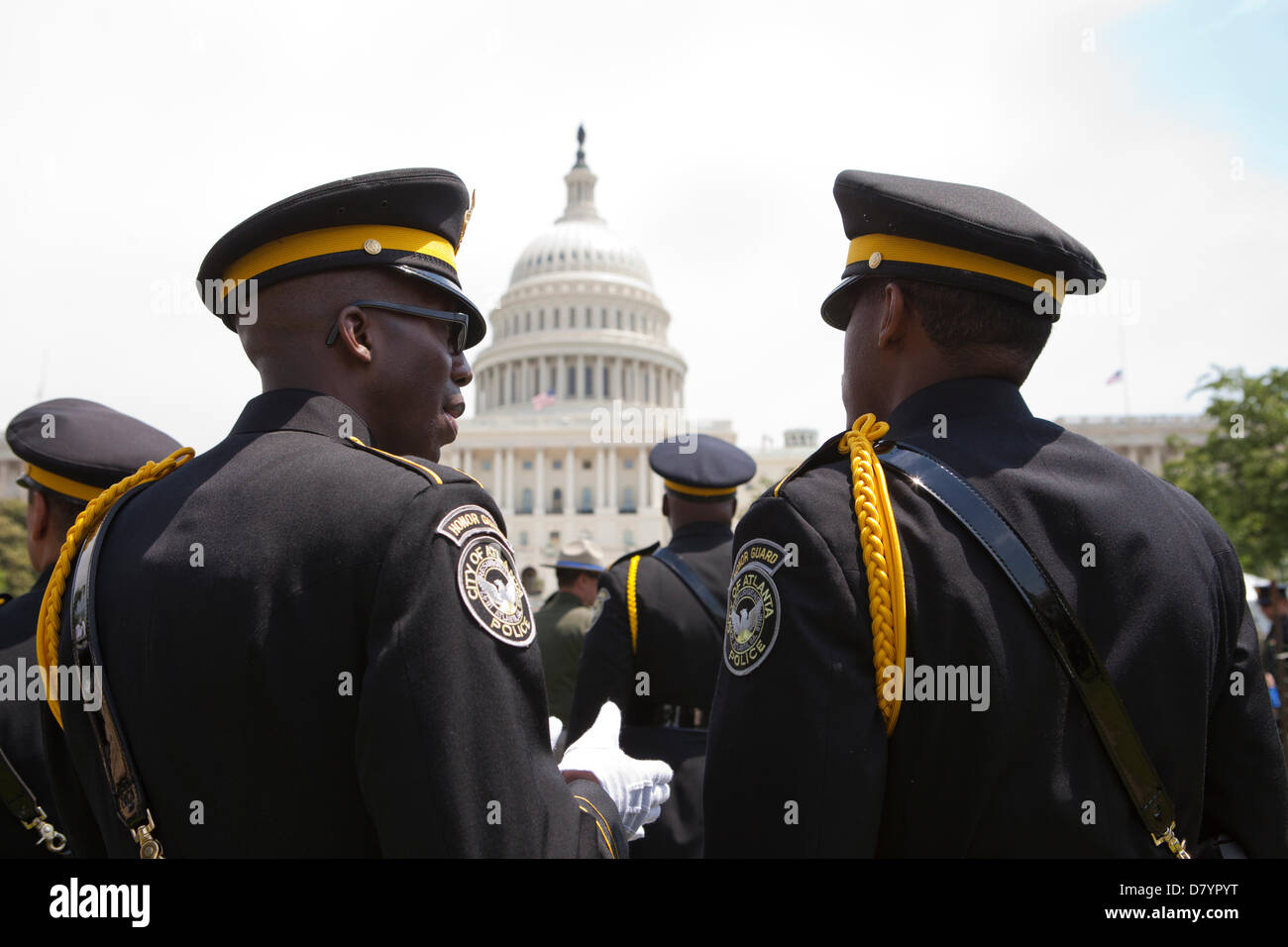 Washington d c black policeman hi-res stock photography and images - Alamy