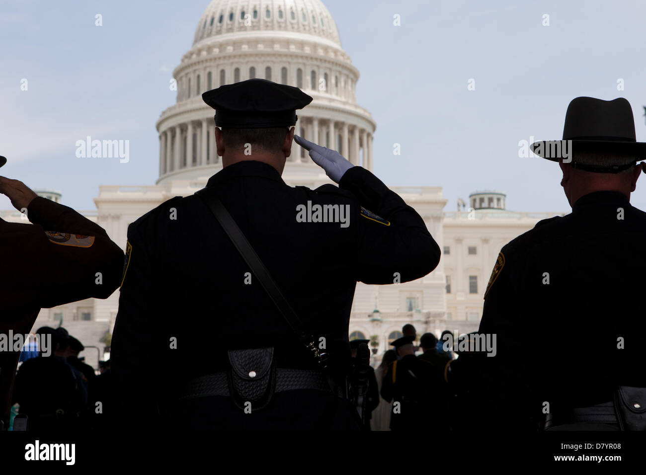 Police officers from all parts of the United States gather at the US ...