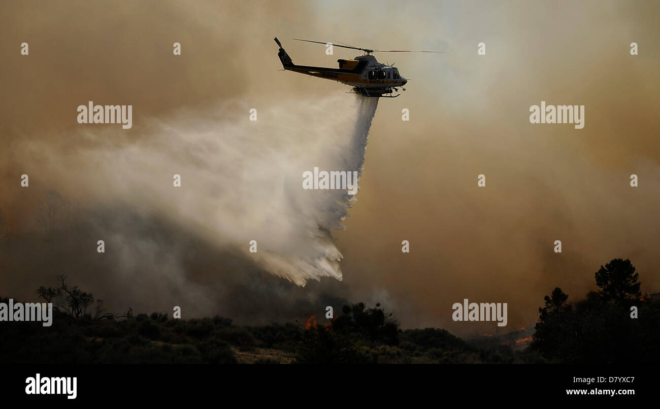 Frazier Park CA. May 15,2013 Helicopters make water drops as ...