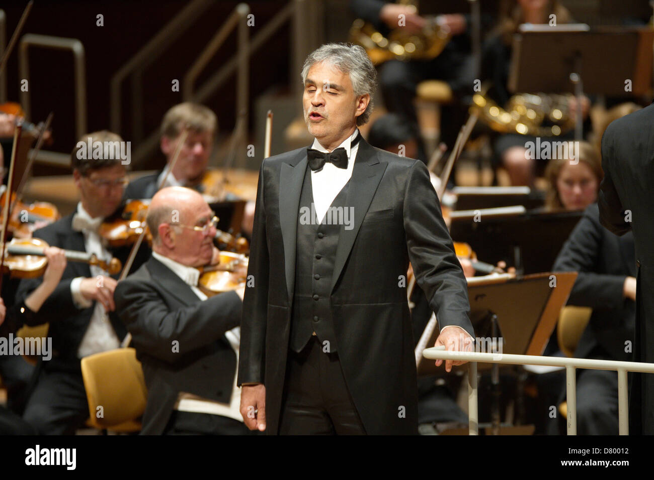 Andrea bocelli in concert hi-res stock photography and images - Alamy