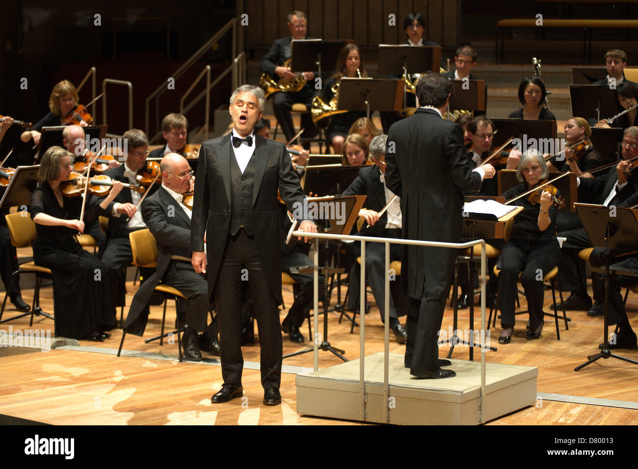 Andrea bocelli in concert hi-res stock photography and images - Alamy