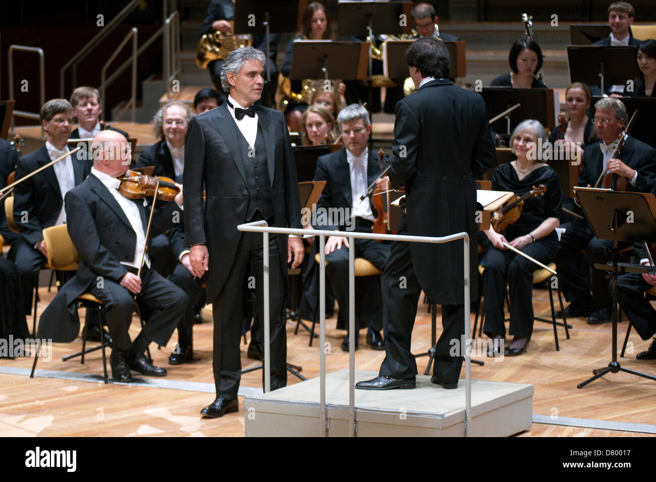 Andrea bocelli concert tour hi-res stock photography and images - Alamy