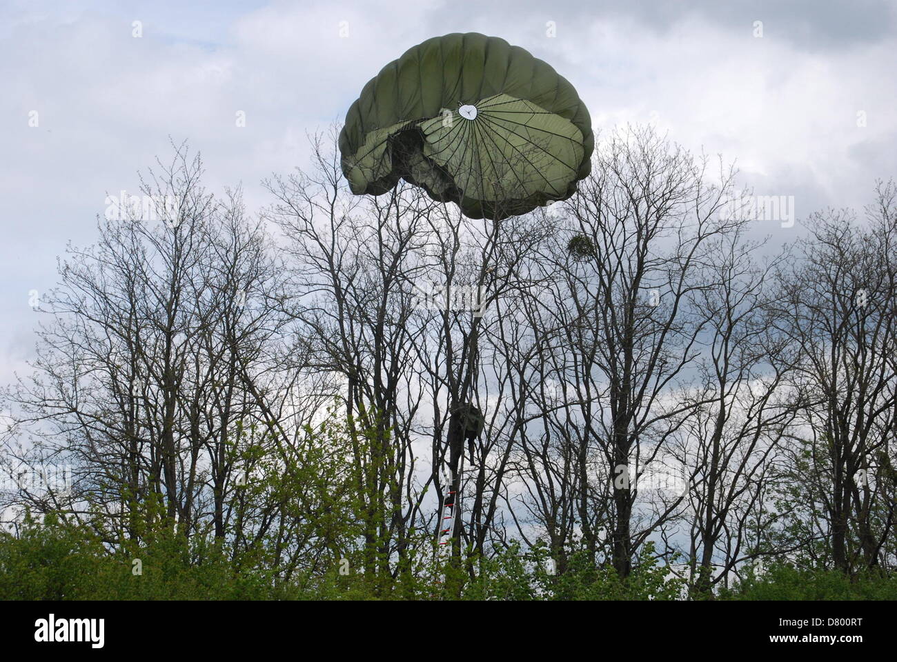 The parachute of a soldier of the German Armed Forces has caught in a ...