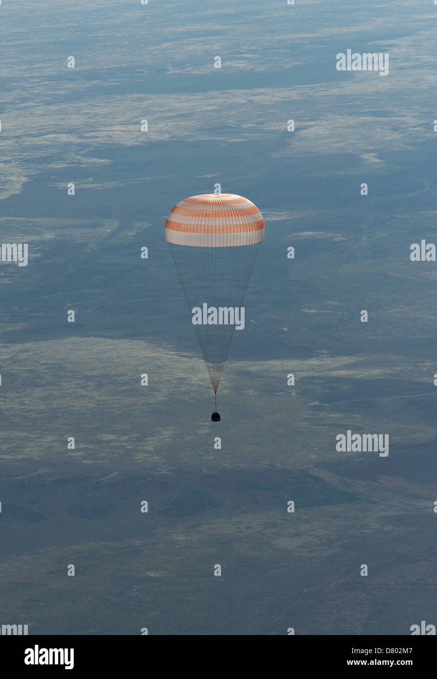 Expedition 35 Landing (201305140003HQ Stock Photo - Alamy