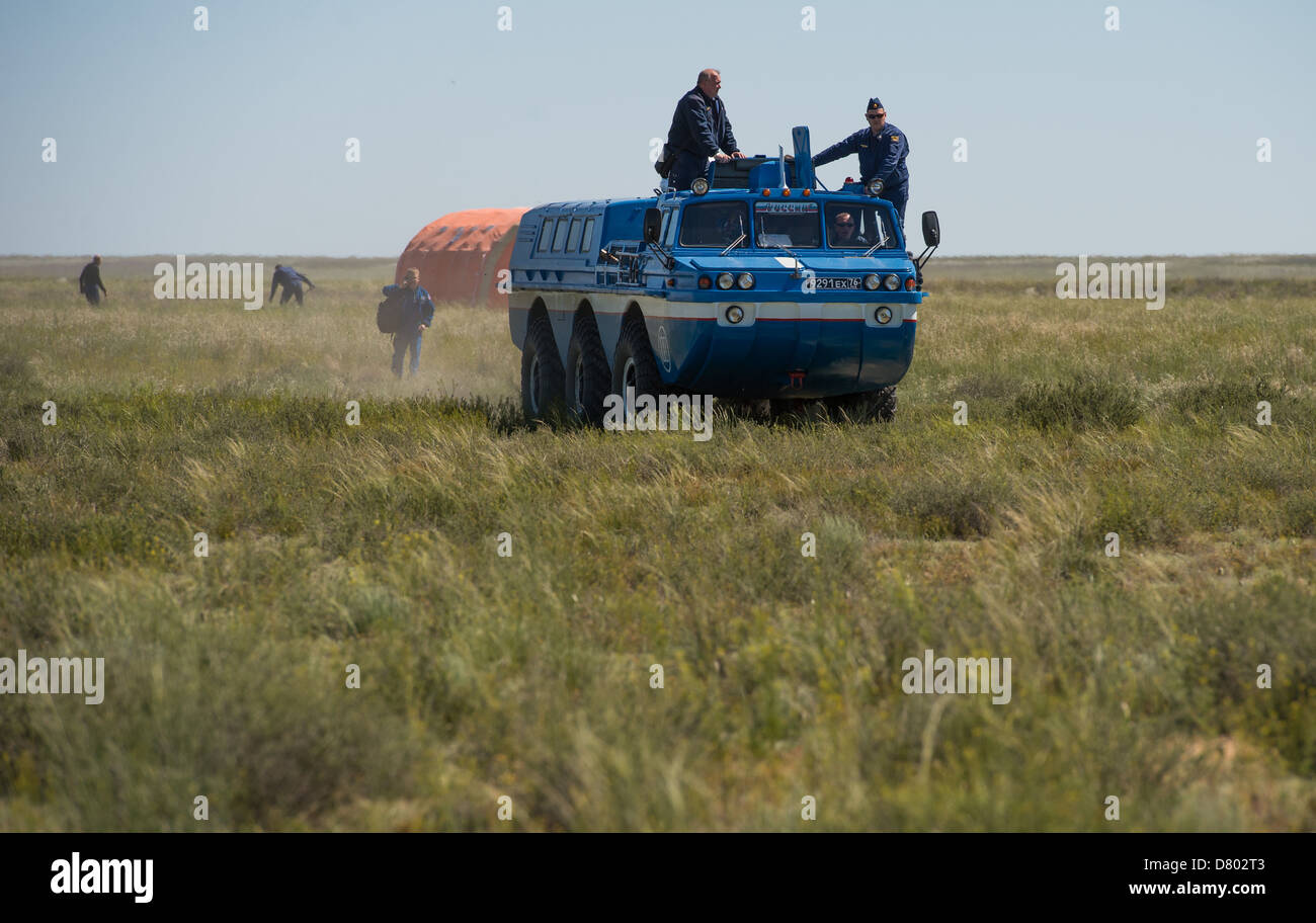 Expedition 35 Landing (201305140025HQ Stock Photo - Alamy