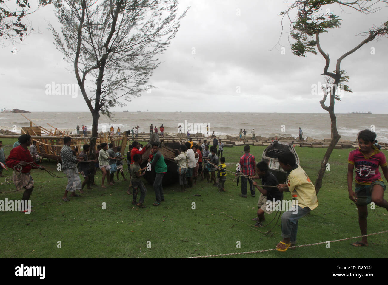 Cyclone mahasen bangladesh hi-res stock photography and images - Alamy
