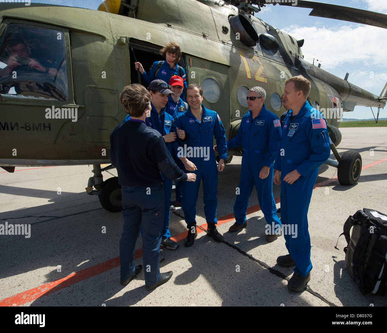 Expedition 35 Landing (201305140029HQ Stock Photo - Alamy
