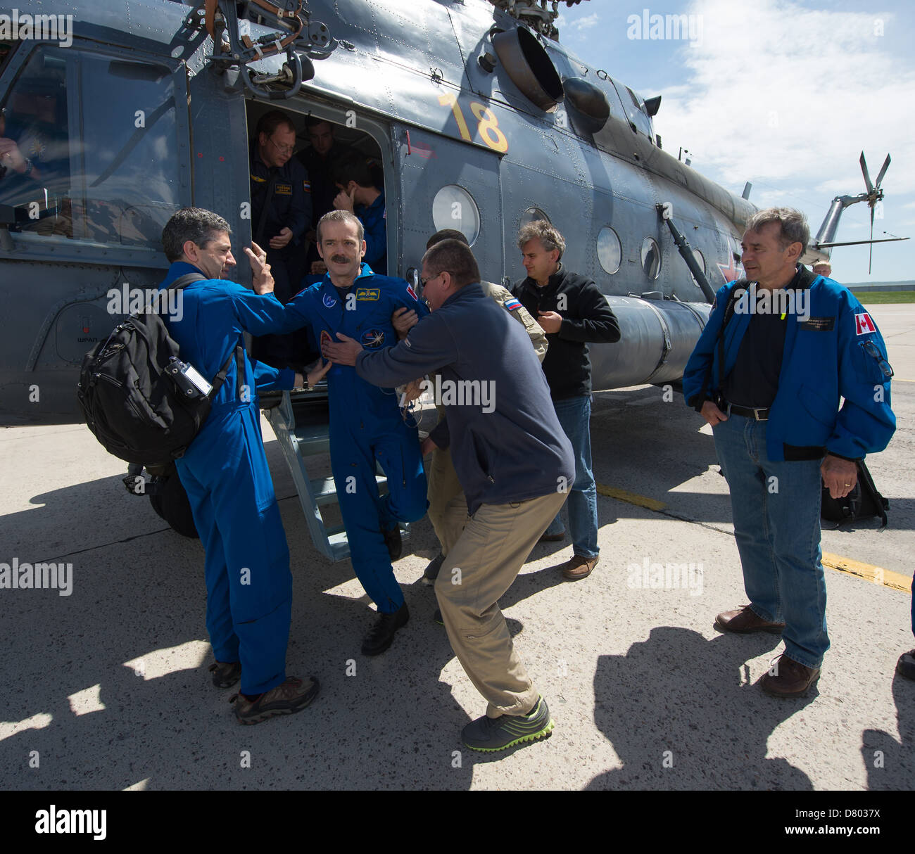 Expedition 35 astronauts, including Chris Hadfield, returned to Earth ...