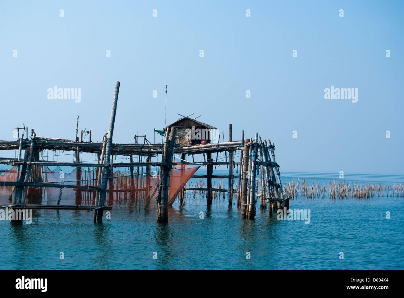 Stake fish trap hi-res stock photography and images - Alamy