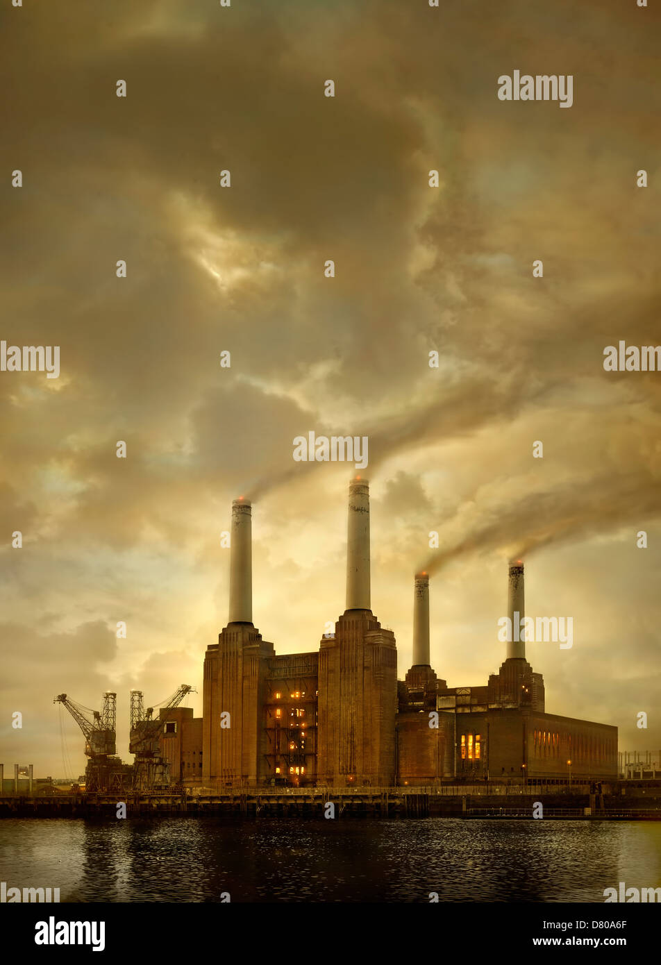 Smoke billowing from factory smoke hi-res stock photography and images ...