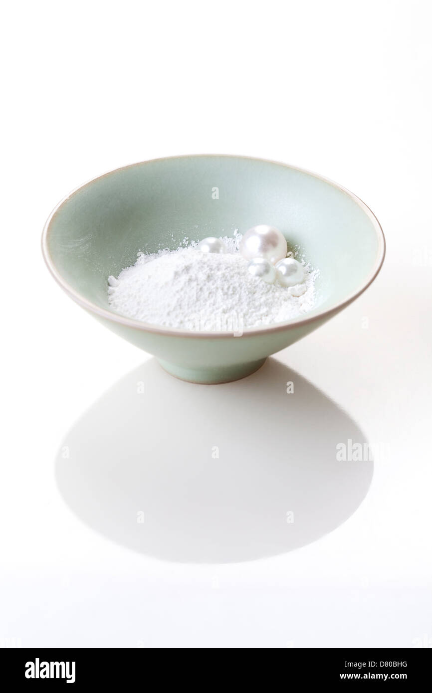 Pearl powder hi-res stock photography and images - Alamy