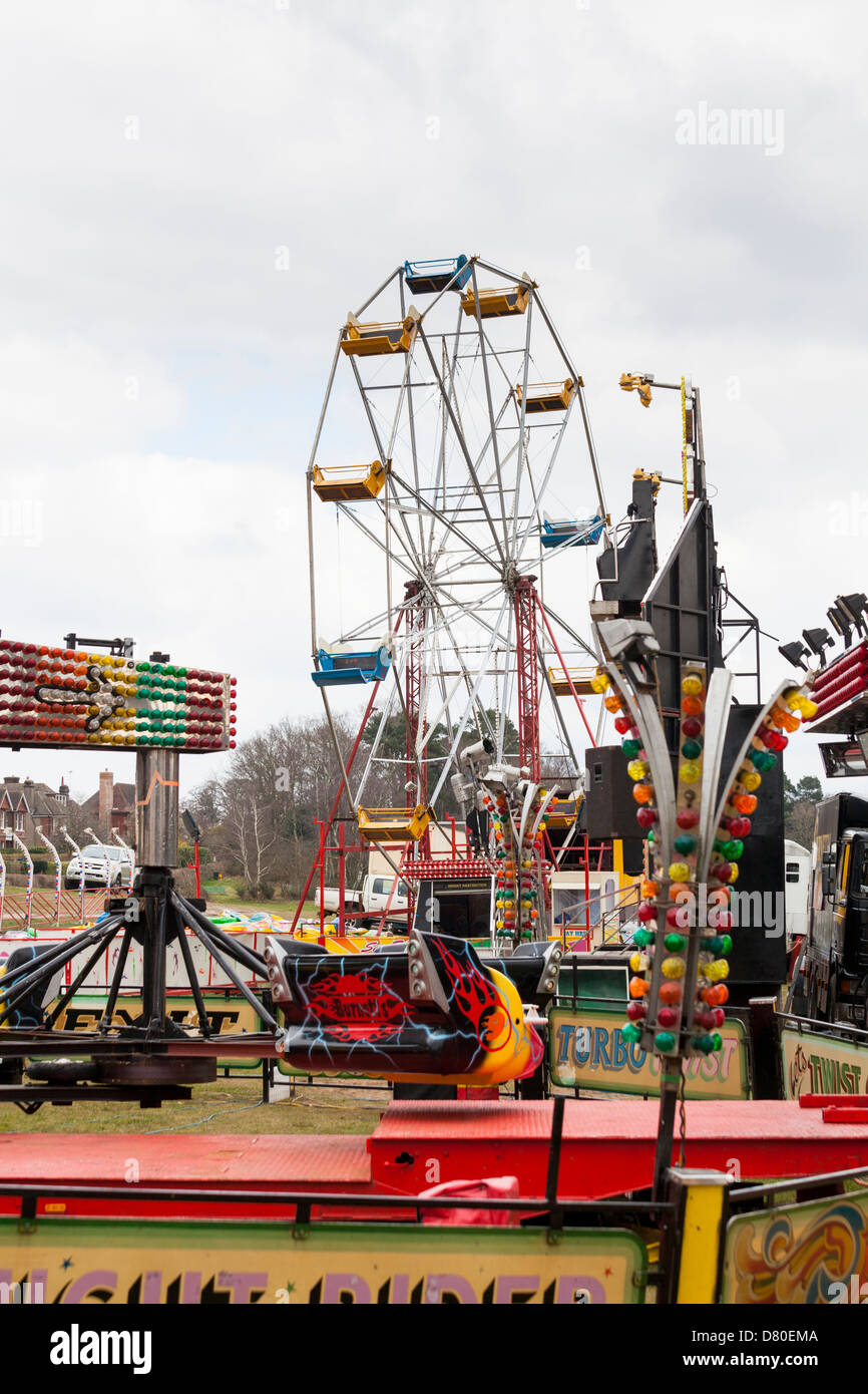 daylight view of unoccupied funfair big wheel Stock Photo - Alamy