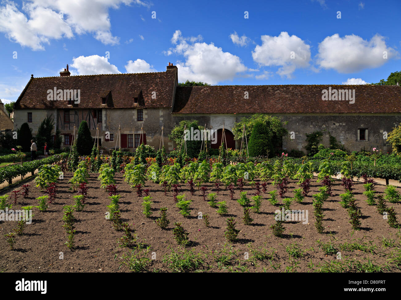 Old french farmhouse hi-res stock photography and images - Alamy