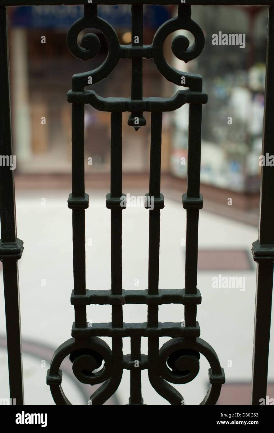 Ironwork shapes hi-res stock photography and images - Alamy