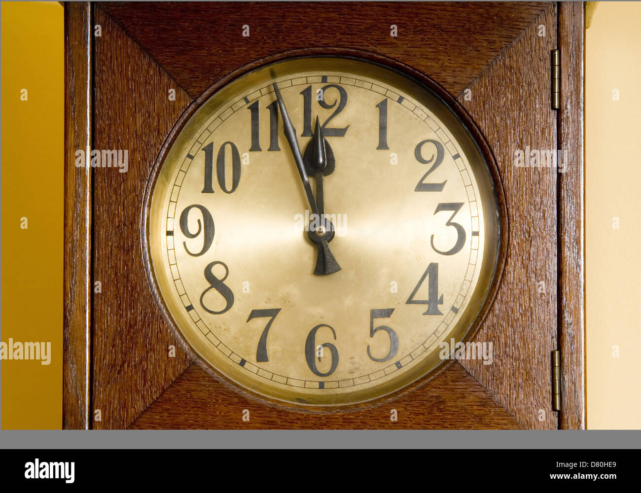 Clock face 12 hi-res stock photography and images - Alamy