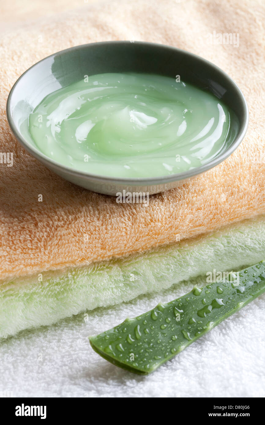 Aloe vera gel and fresh aloe leaf Stock Photo - Alamy