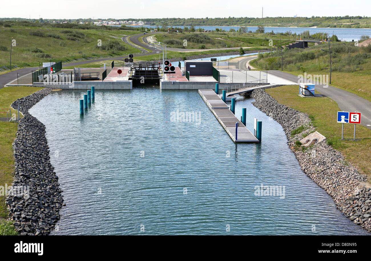 The completed channel locks facility between Markkleeberg and ...