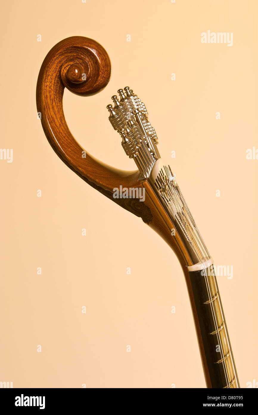 Portuguese guitarra hi-res stock photography and images - Alamy