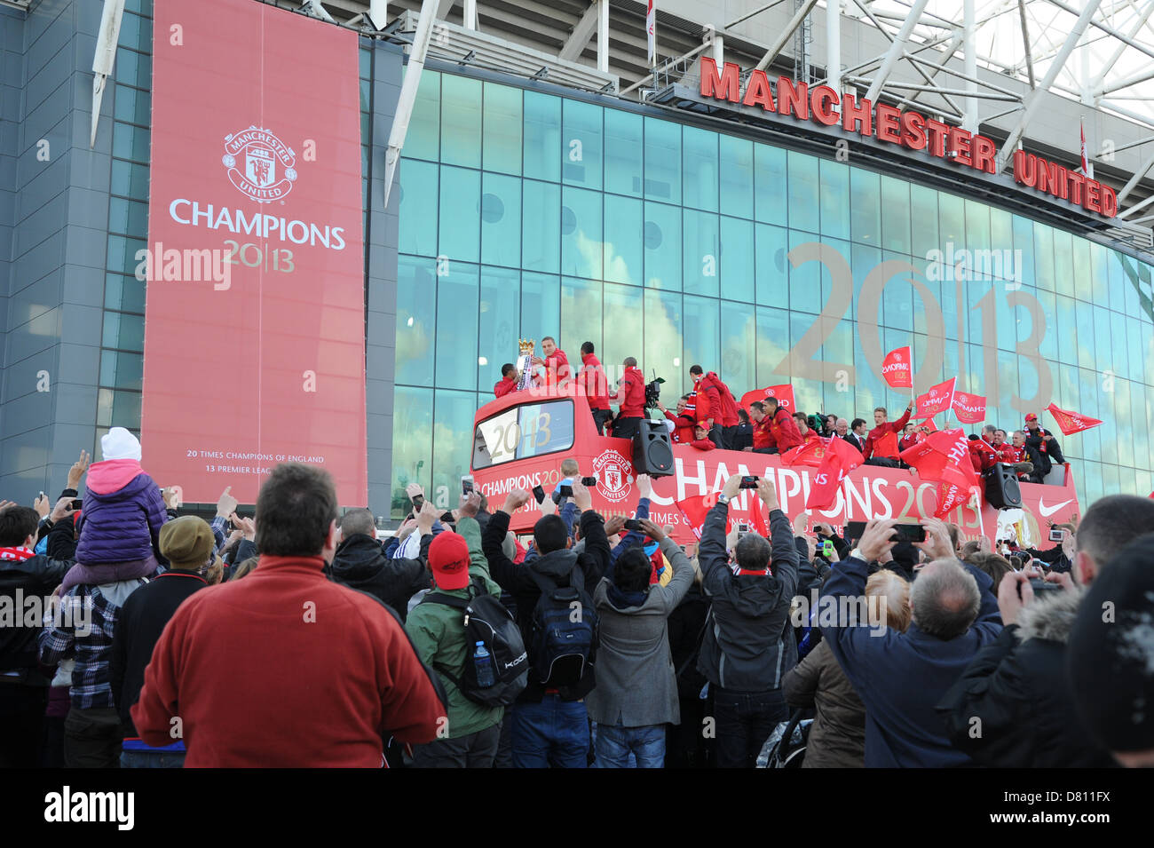 Players of Manchester United celebrate 20th league win during an open ...