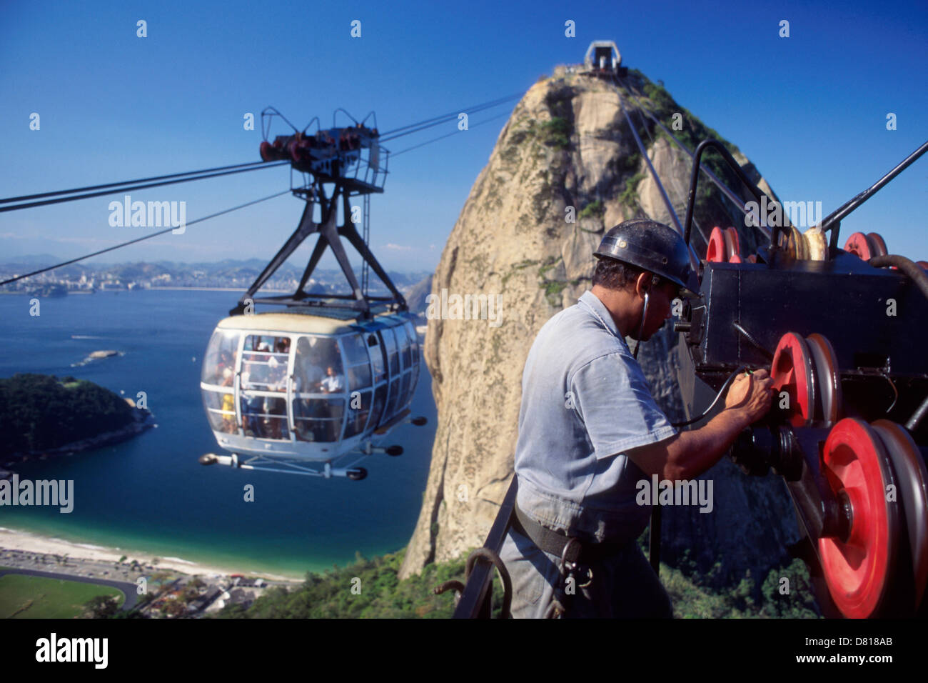 Sugar loaf cable car maintenance hi-res stock photography and images ...