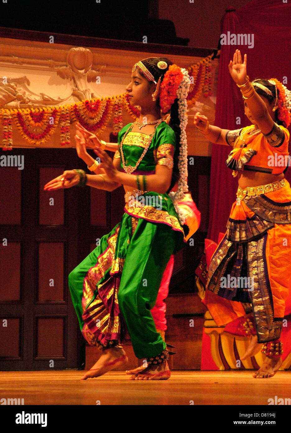 Indian dancers Diwali cultural festival Stock Photo - Alamy