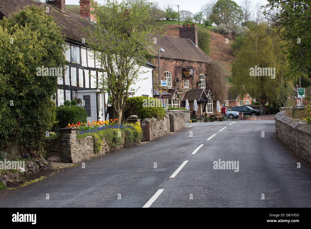 Ragleth Inn, in the Shropshire village of Little Stretton Stock Photo ...