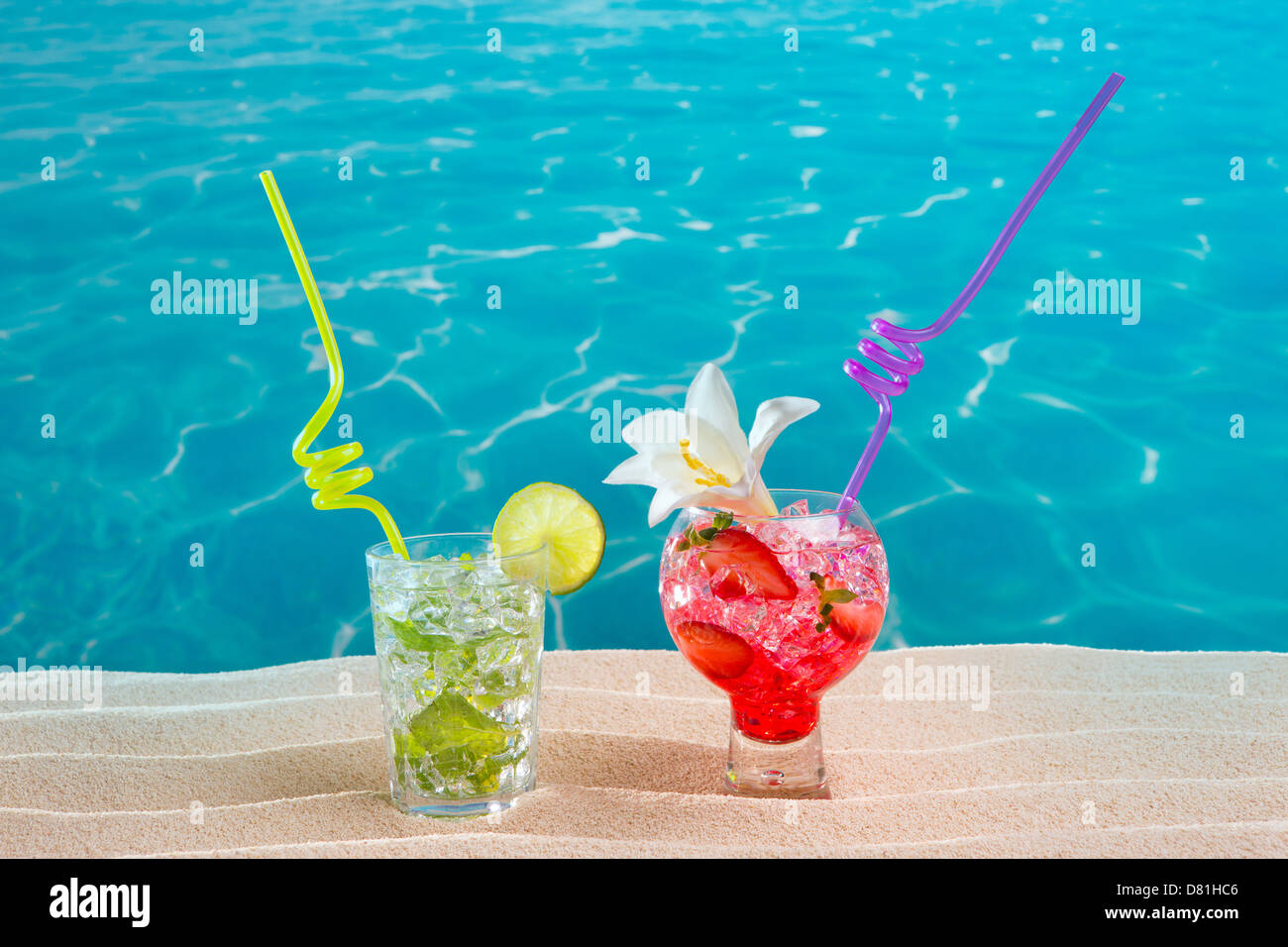 Cocktails on beautiful beach hi-res stock photography and images - Alamy