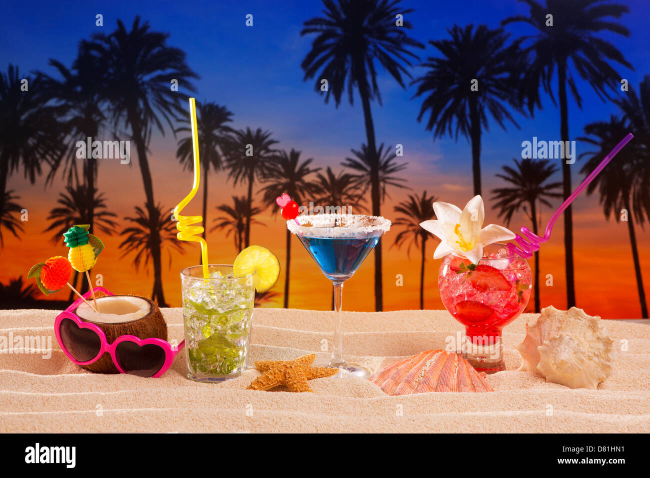 Hawaii sunset cocktails hi-res stock photography and images - Alamy