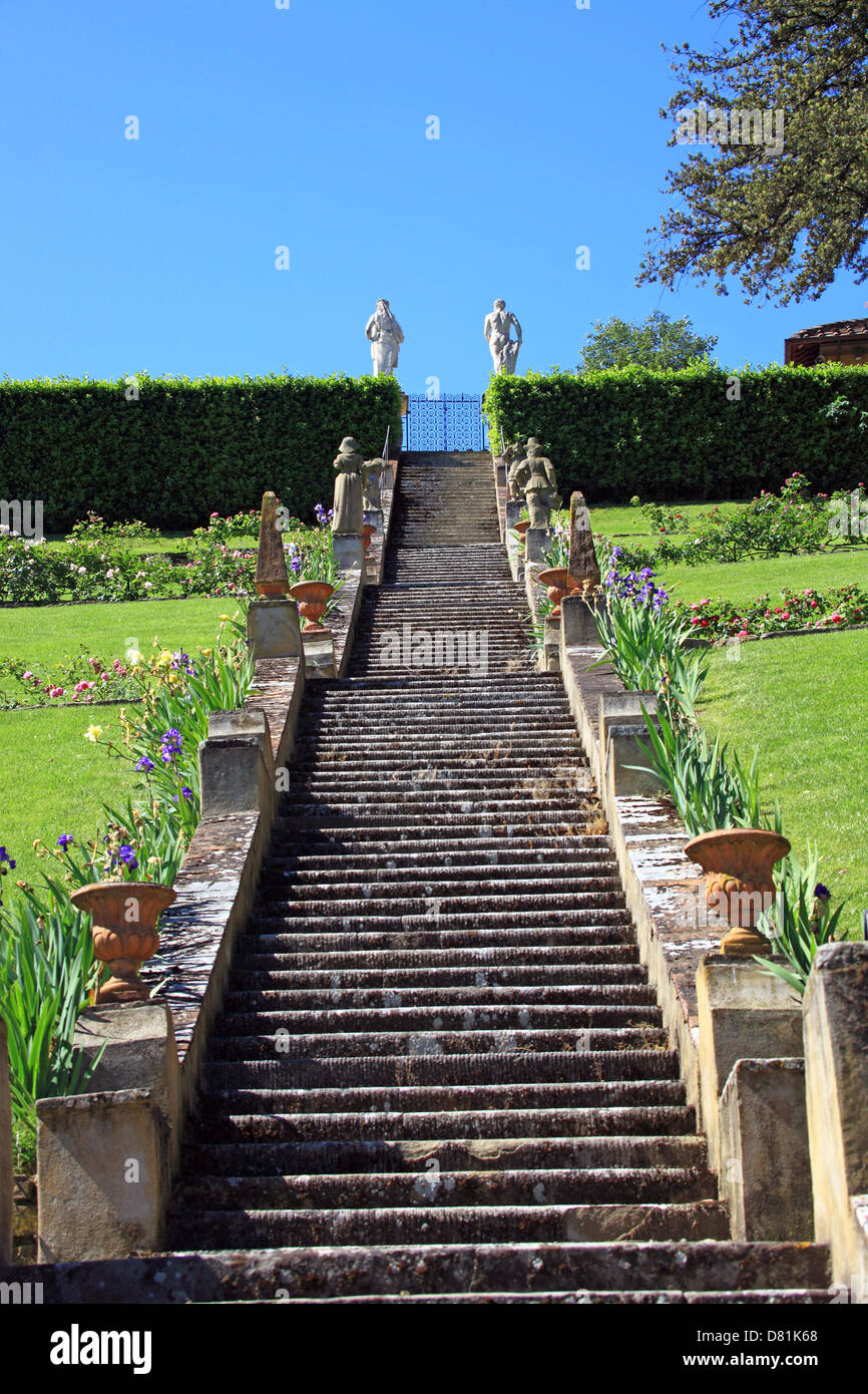 Tuscan Garden Stairs Design Landscaped Stairs With Vegetation