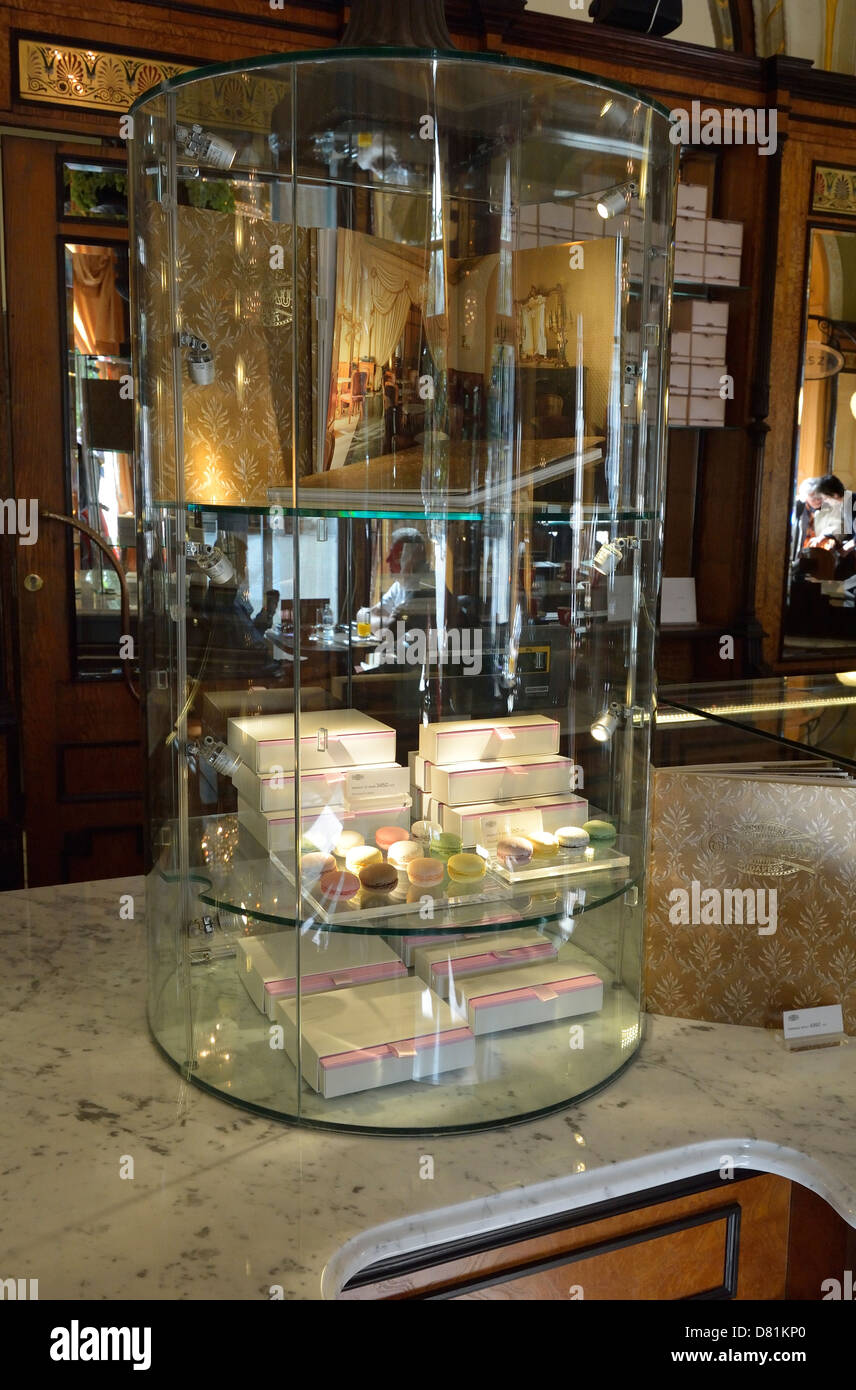 Gerbeaud café hi-res stock photography and images - Alamy