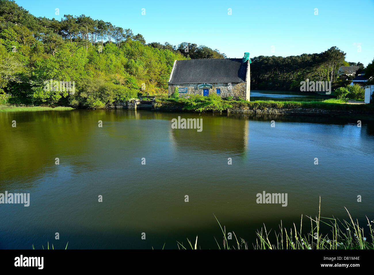 Mill with tide of Pomper (XVIIIth century), remained active until 1960 ...