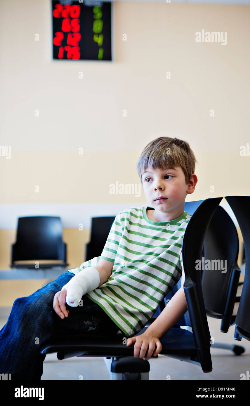 child kid boy accident injury broken bone arm hand plaster treatment ...